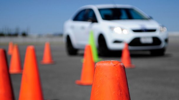 O que é direção defensiva? Tudo que você precisa saber