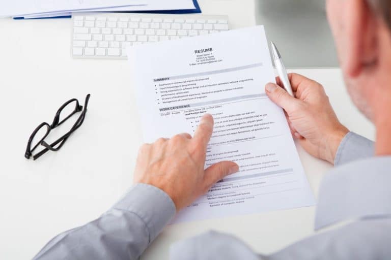 Como colocar curso de informática no currículo: Aumente Suas Chances 10X